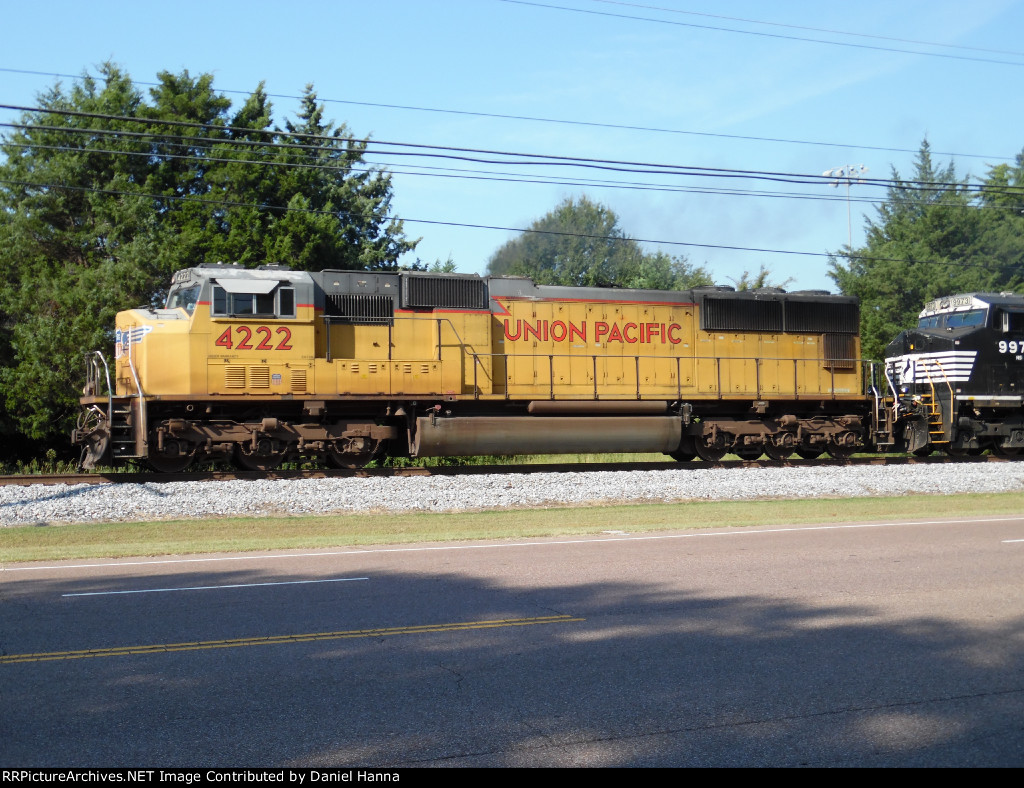 UP 4222 leads 16Z thru Germantown